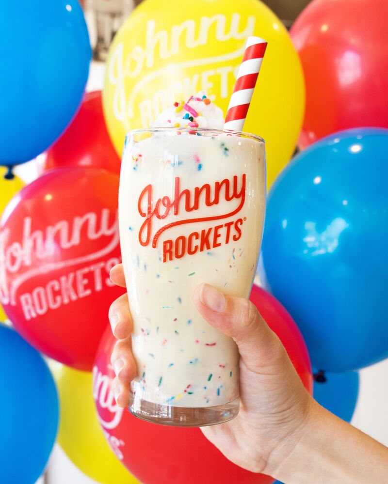 Blended Diner Cake Milkshakes : Johnny Rockets Birthday Cake Shake