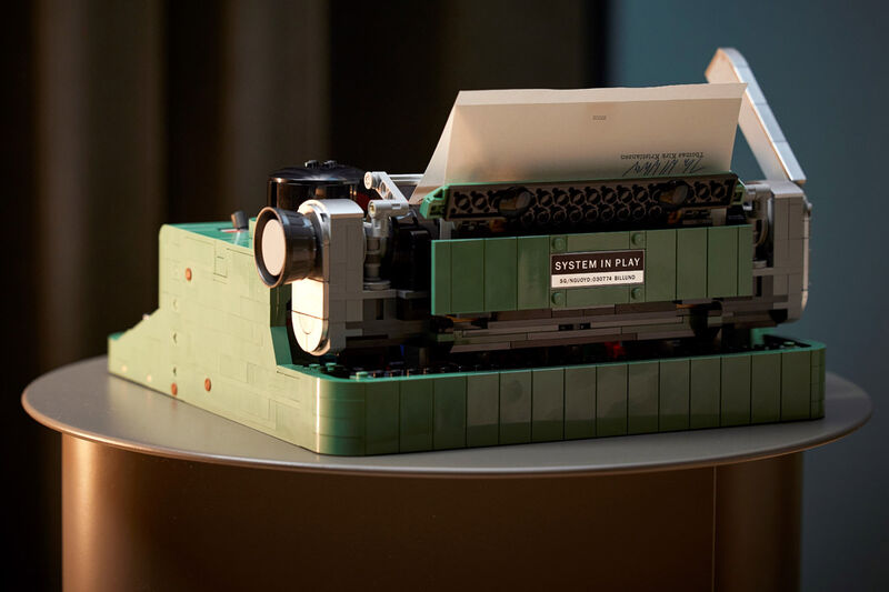 Building Block-Made Typewriters : LEGO Vintage Typewriter