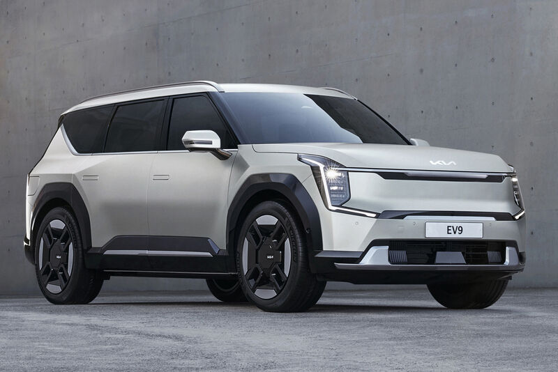 Retro-Futuristic Electric SUVs : EV9 SUV
