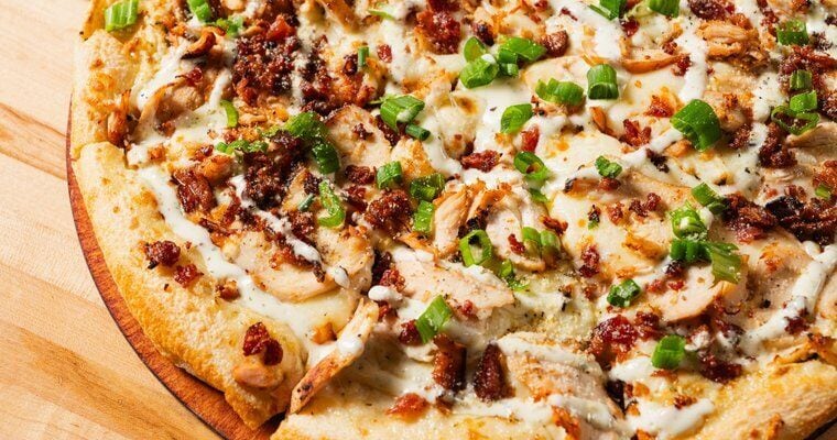 Ranch Dressing-Drizzled Pizzas : brand-new Chicken Bacon Ranch Pizza