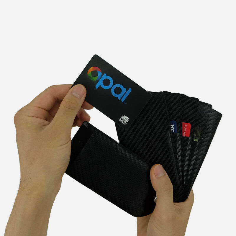 Multi-Purpose Cooling Wallets : Carbon Fiber RFID Wallet