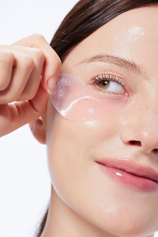 Multi-Action Eye Patches : Peptide Collagen Hydrogel Eye Patch