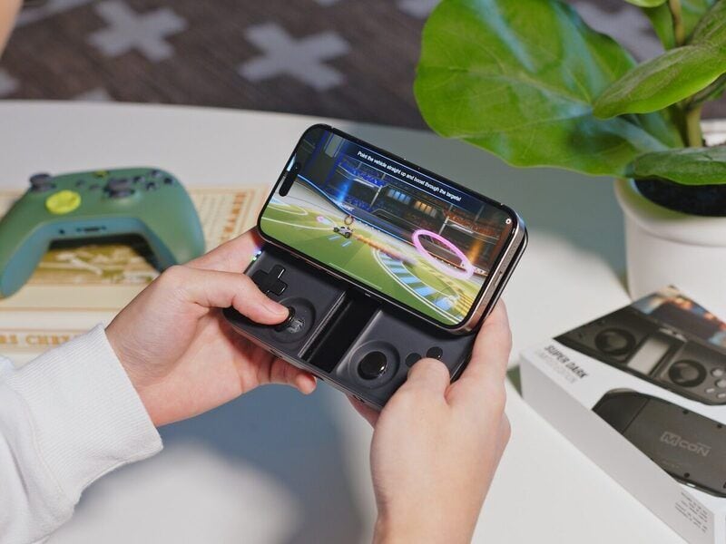 Magnetic Smartphone Gaming Controllers : Ohsnap! MCON