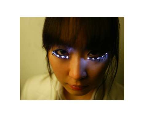 30 Ways to Pump Lashes Up