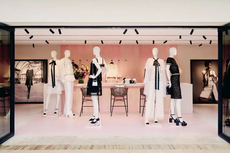 Luxury Seasonal Retail Interiors : seasonal boutique in Saint-Tropez