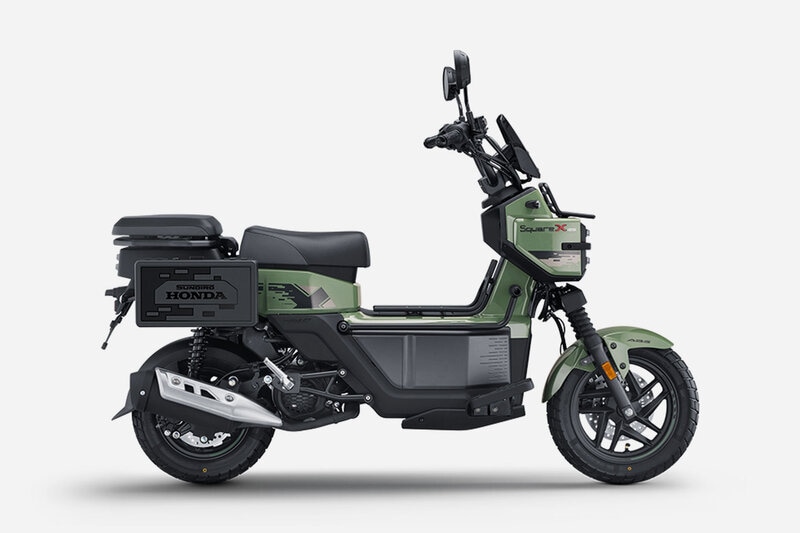 High-Performance Collaboration Scooters : Honda Square X125 scooter